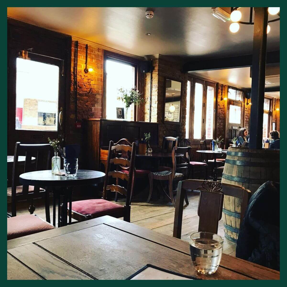 8 Best Bars in Clapham: Fun and Stylish Spots